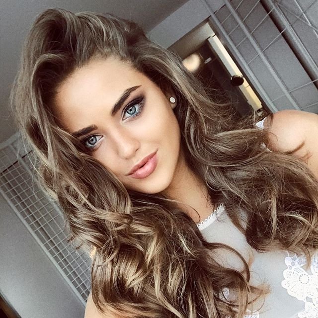 7 Ways To Naturally Add Color To Your Hair